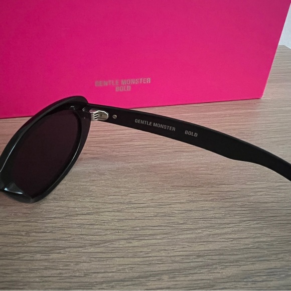 GENTLE MONSTER | Accessories | Gentle Monster Bandoneons Black Bold ...
